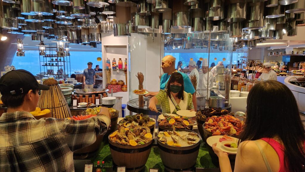 makan buffet hotel mewah ‘International buffet dinner’ hotel Hilton ...